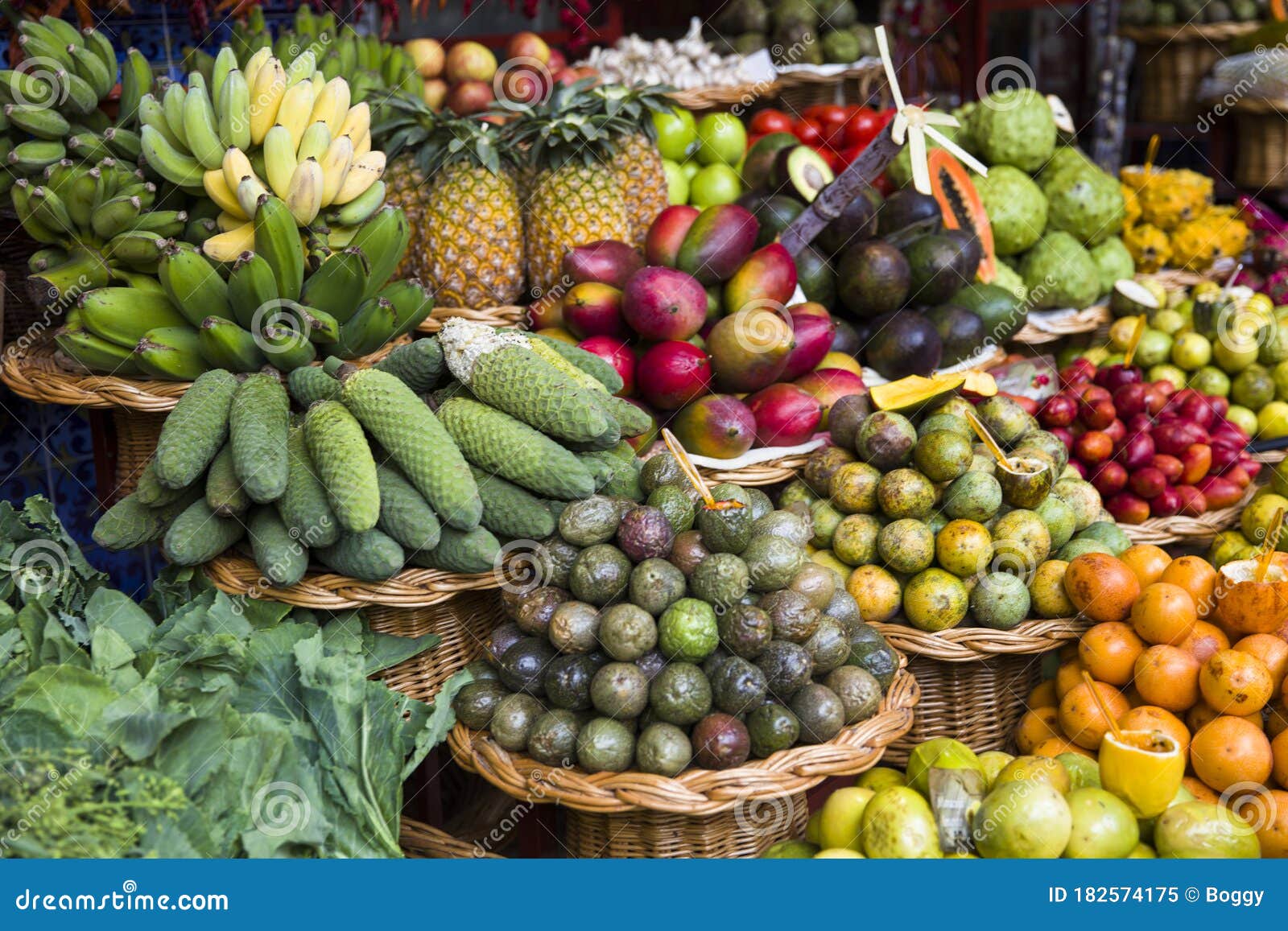 Descubre nuestros deliciosos ingredientes para coctel de frutas y ...