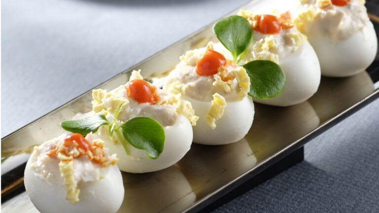 Descubre la receta perfecta para hacer huevos de codorniz deliciosos