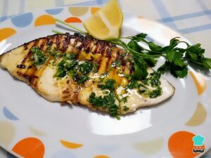 Descubre el sabor exquisito del Emperador: pescado azul o blanco