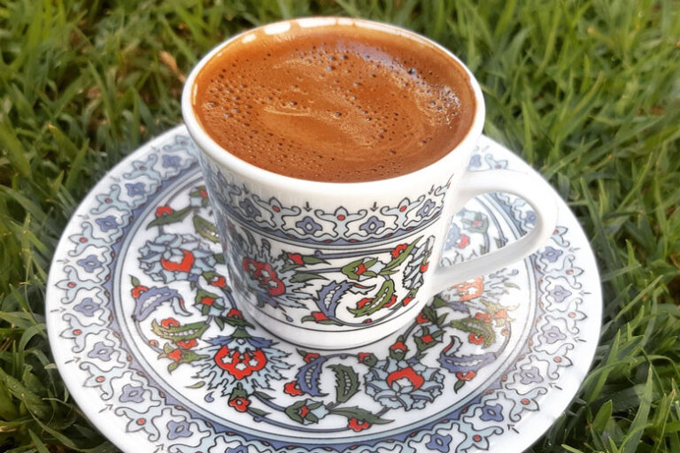 Aprende a hacer el auténtico café turco en casa
